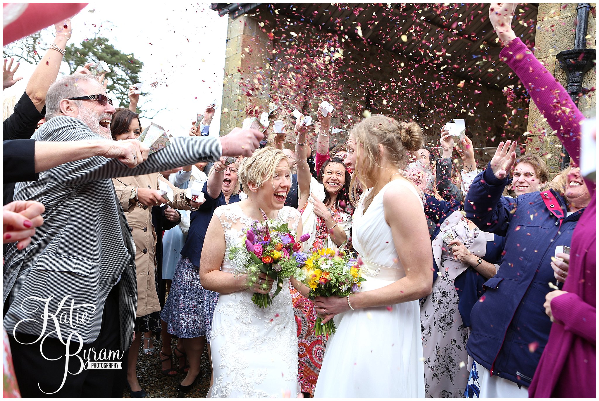 A farm, a first look & a flashmob! Jen & Jenni’s High House Farm ...